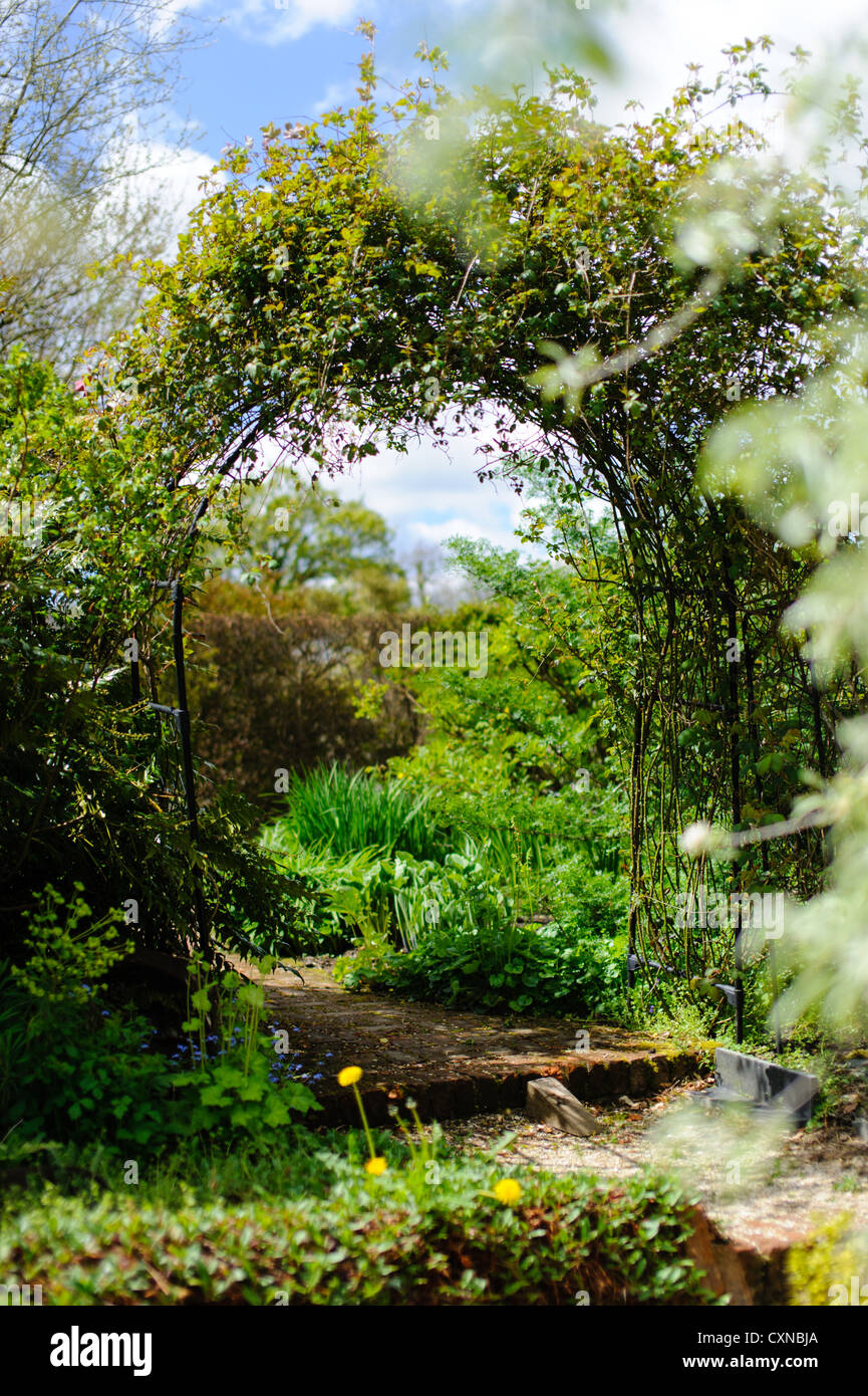 Garden arch country hi-res stock photography and images - Alamy