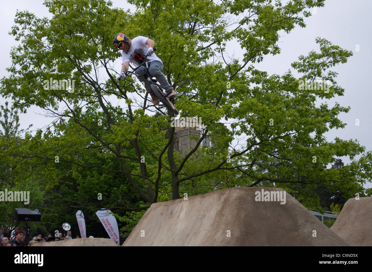 Bmx riding competition hi-res stock photography and images - Alamy