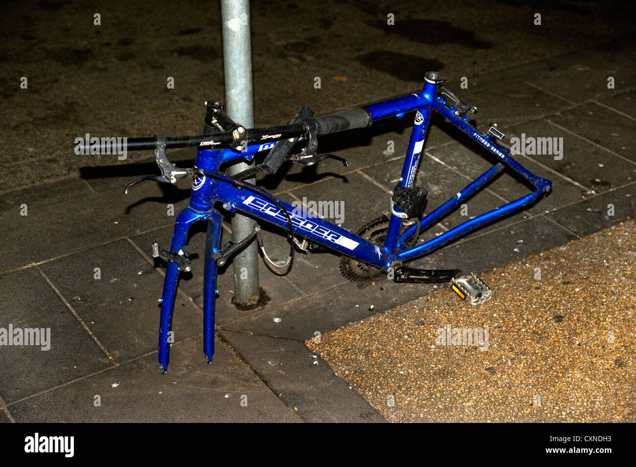 stripped bike frame Stock Photo - Alamy