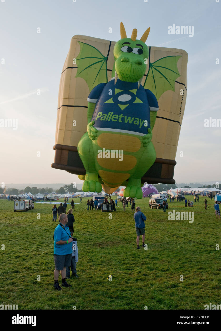 "Palletways" dragon hot air balloon. Bristol International Balloon ...