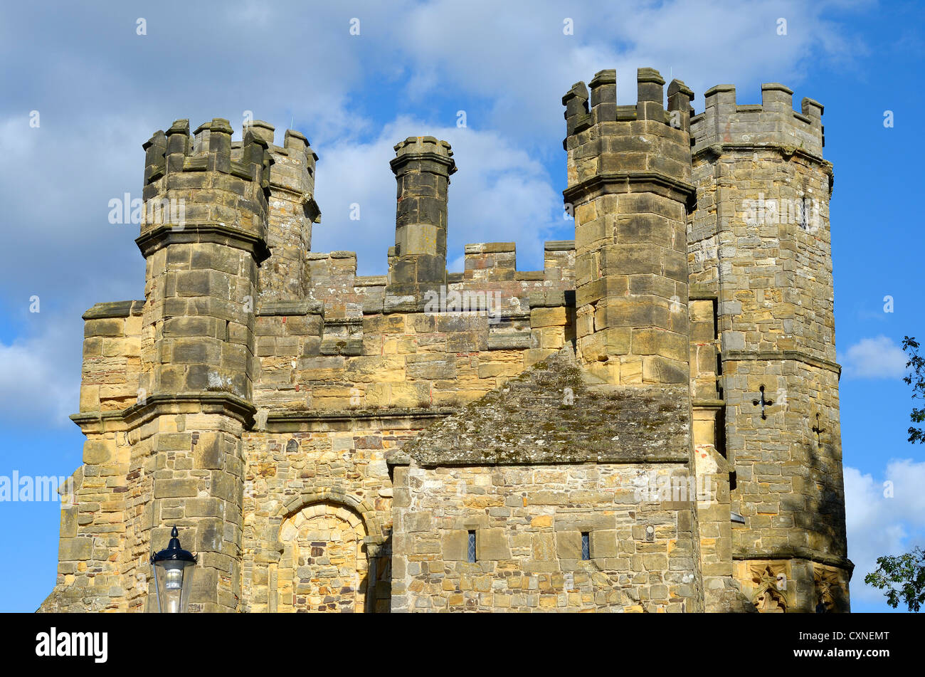 MAIN GATE OF BATTLE ABBEY. BATTLE. SUSSEX. ENGLAND. UK Stock Photo - Alamy