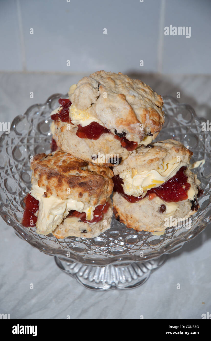 Scones strawberry jam clotted cream hi-res stock photography and images ...