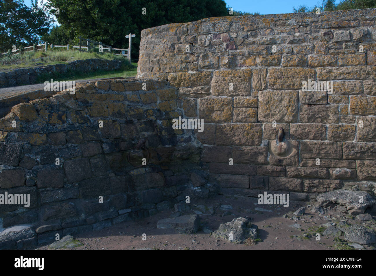 Masonry retaining wall hi-res stock photography and images - Alamy