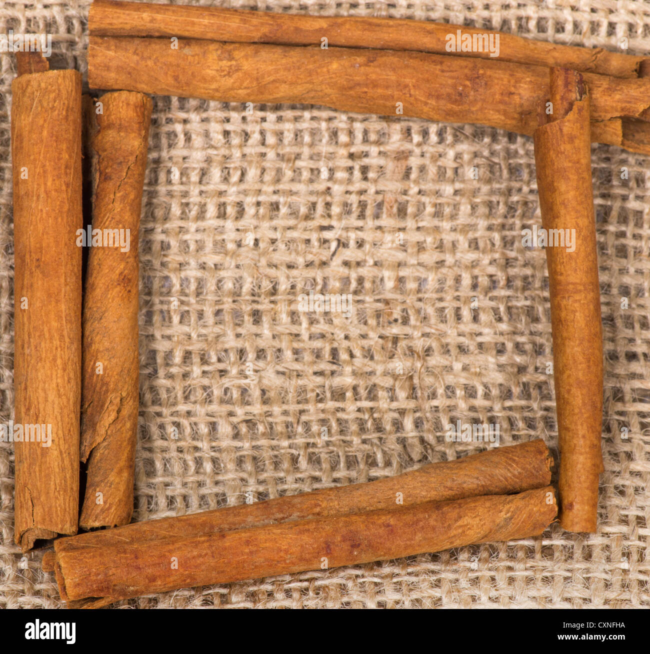cinnamon sticks frame Stock Photo - Alamy