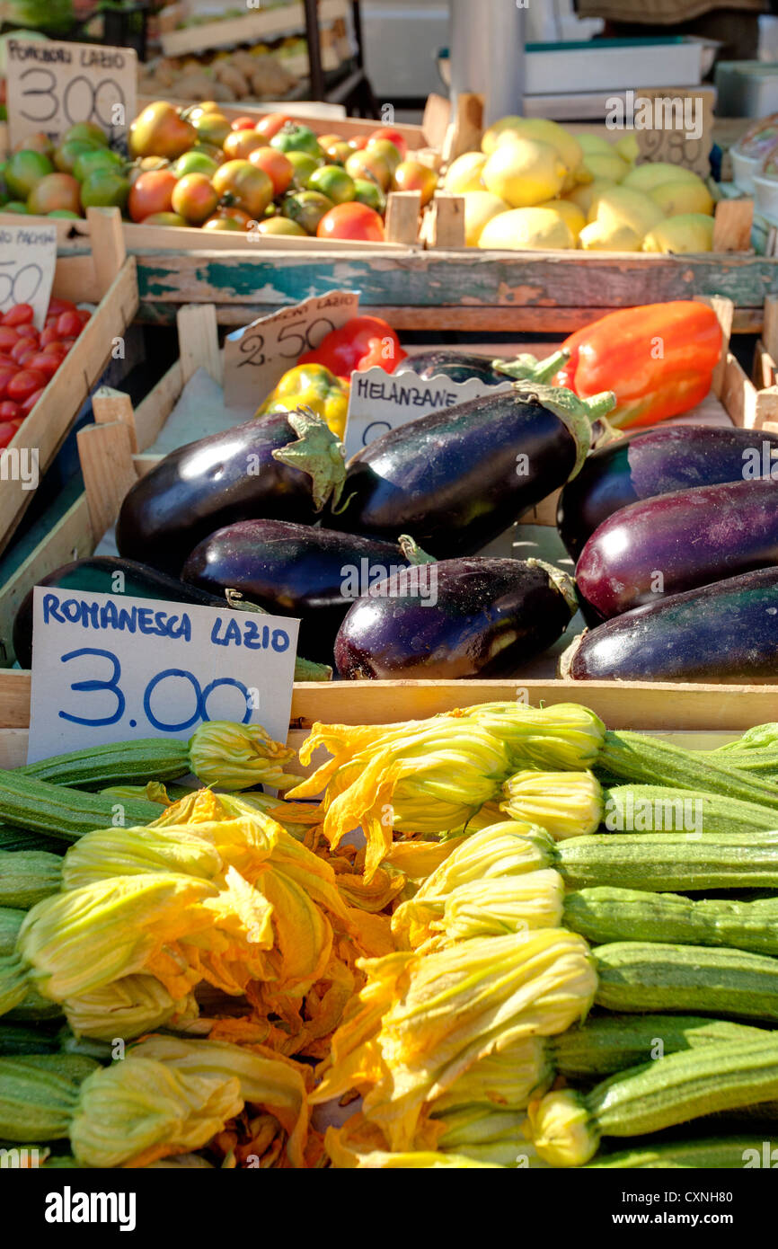 Farmer market italy hi-res stock photography and images - Alamy