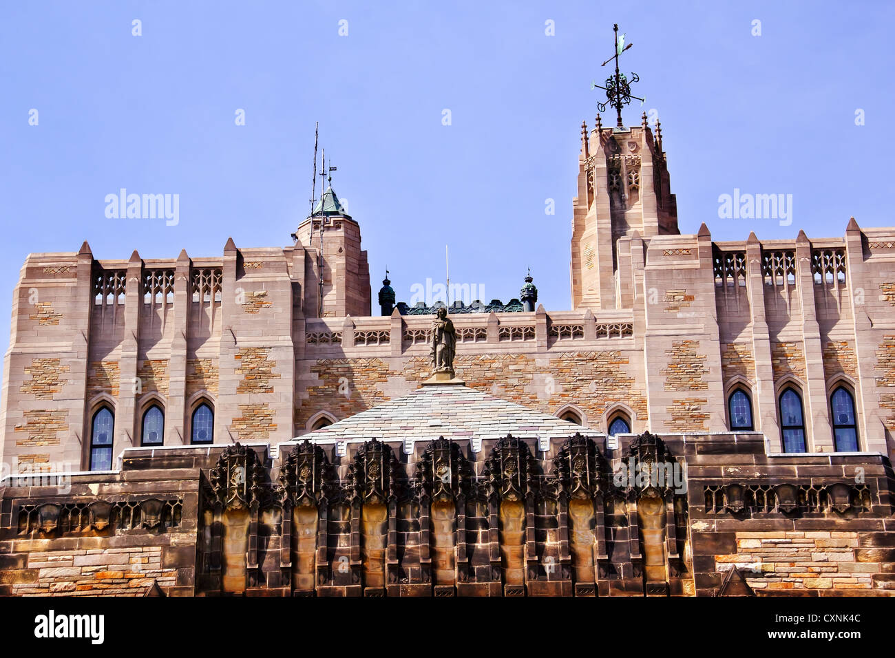 Yale statue hi-res stock photography and images - Alamy