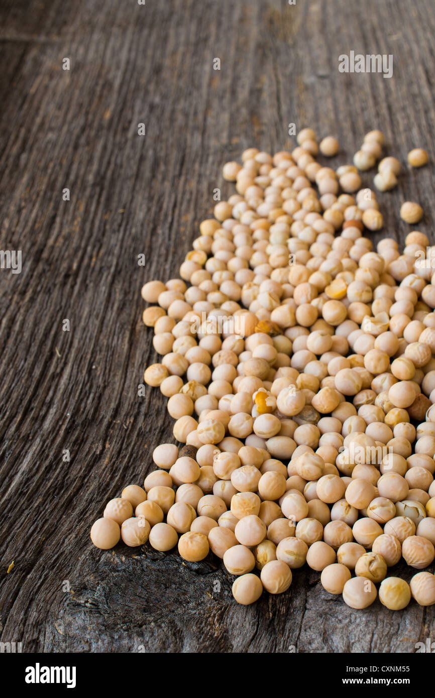 Pea pod dry hi-res stock photography and images - Alamy