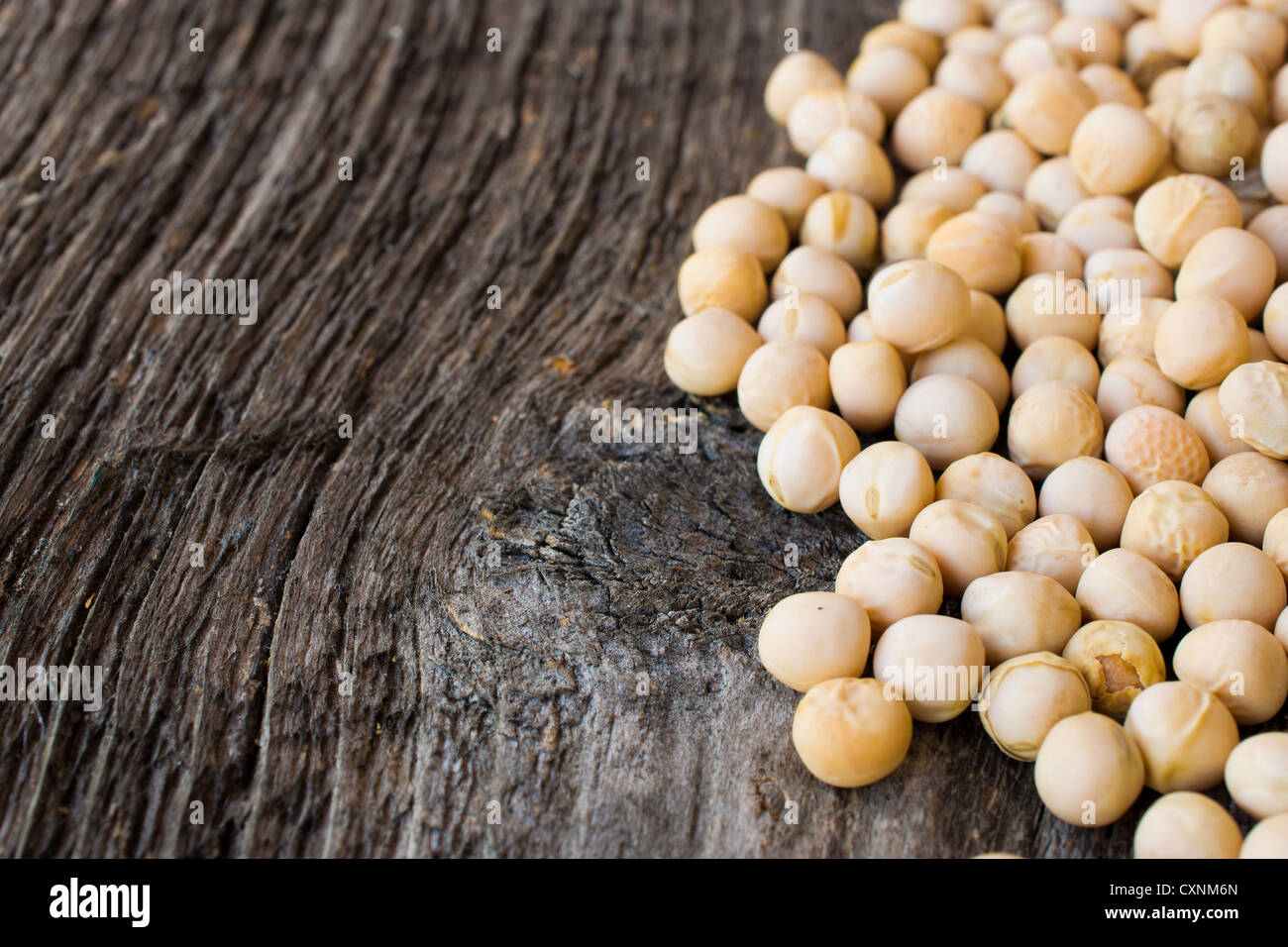 Pea pod dry hi-res stock photography and images - Alamy