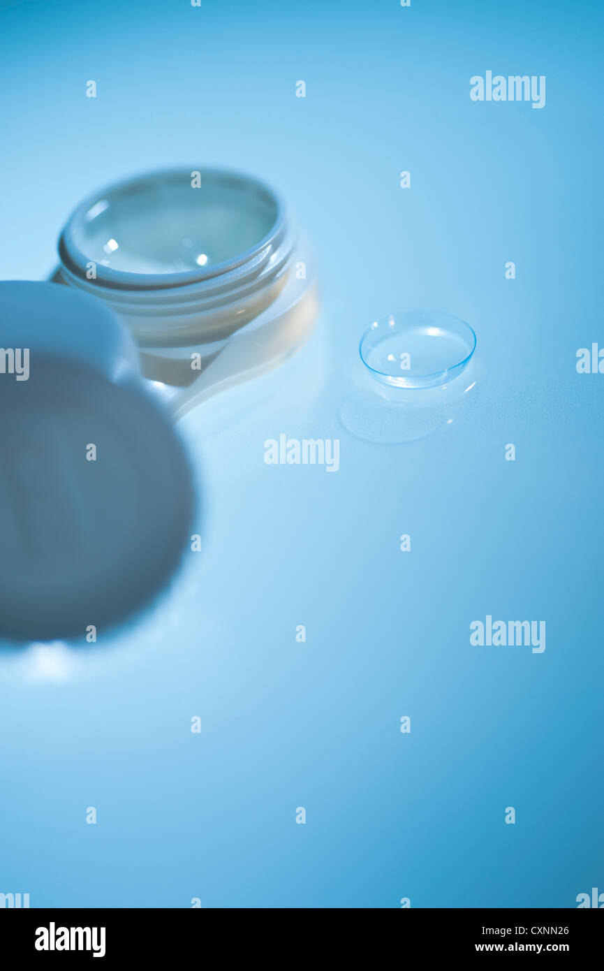 Contact lens and case Stock Photo - Alamy
