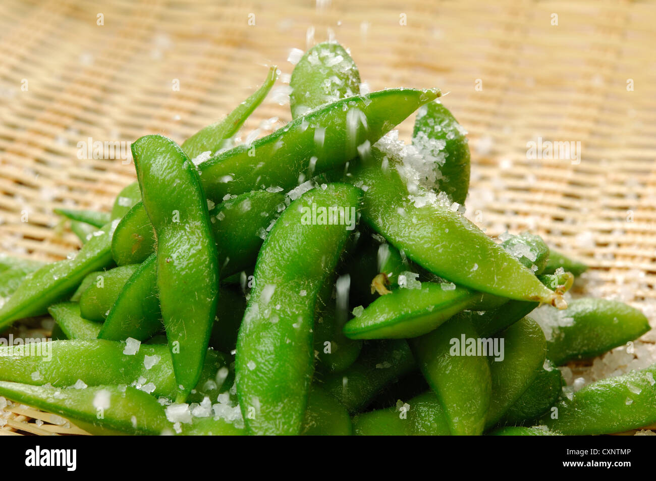 Edamame hi-res stock photography and images - Alamy