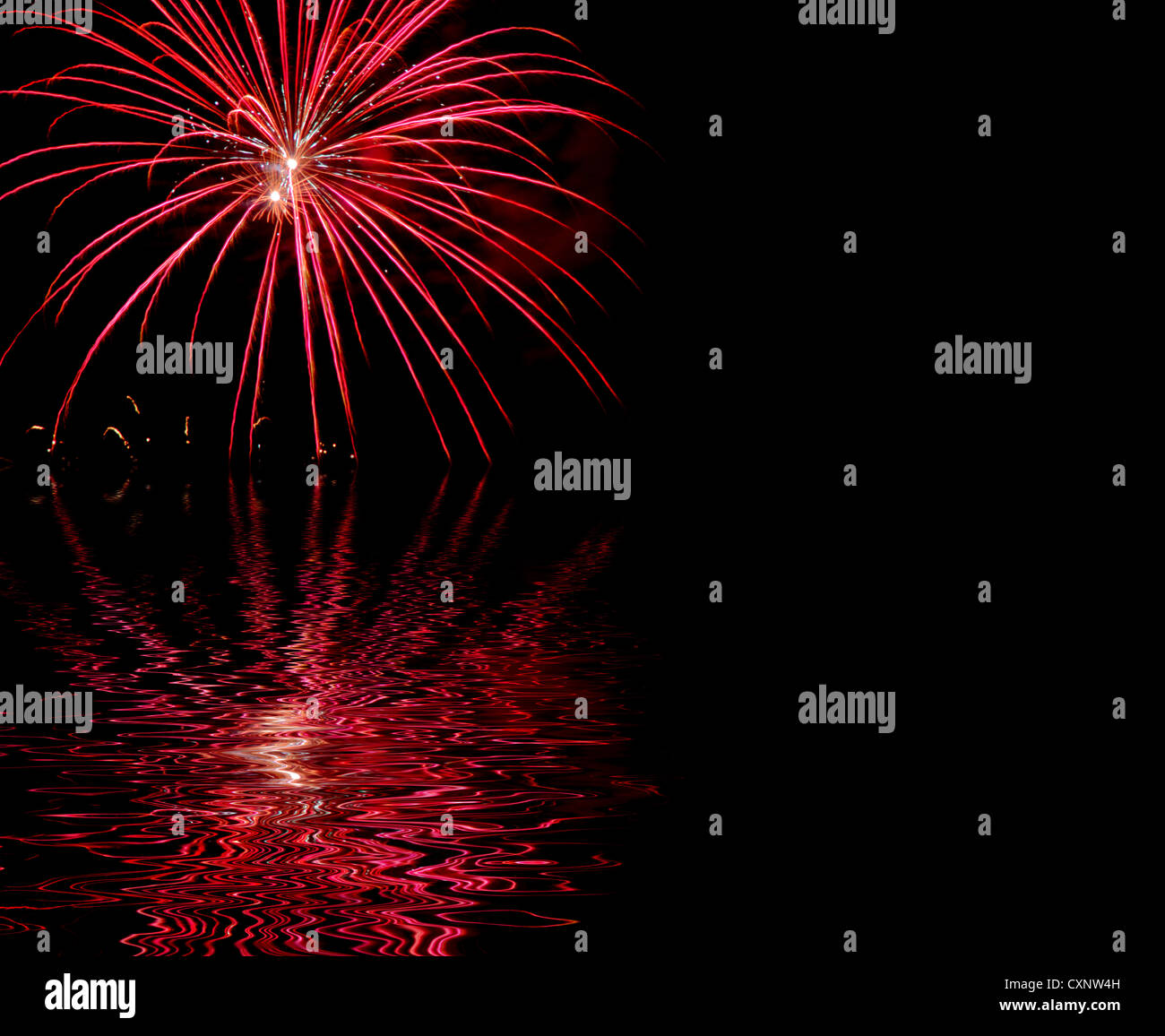 Fireworks reflected in water hi-res stock photography and images - Alamy