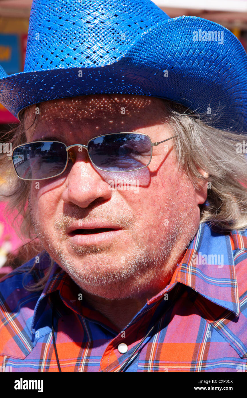 Scruffy old man hi-res stock photography and images - Alamy