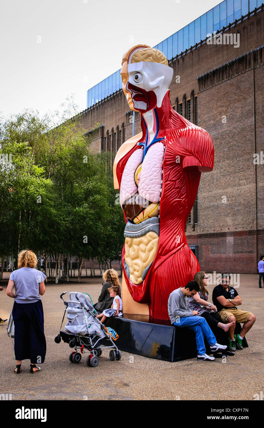 Giant Anatomical Man model outside the Tate Modern London promoting ...
