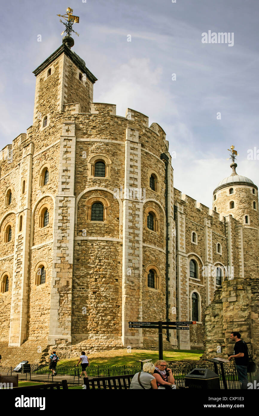 The White Tower in the Tower of London complex Stock Photo - Alamy