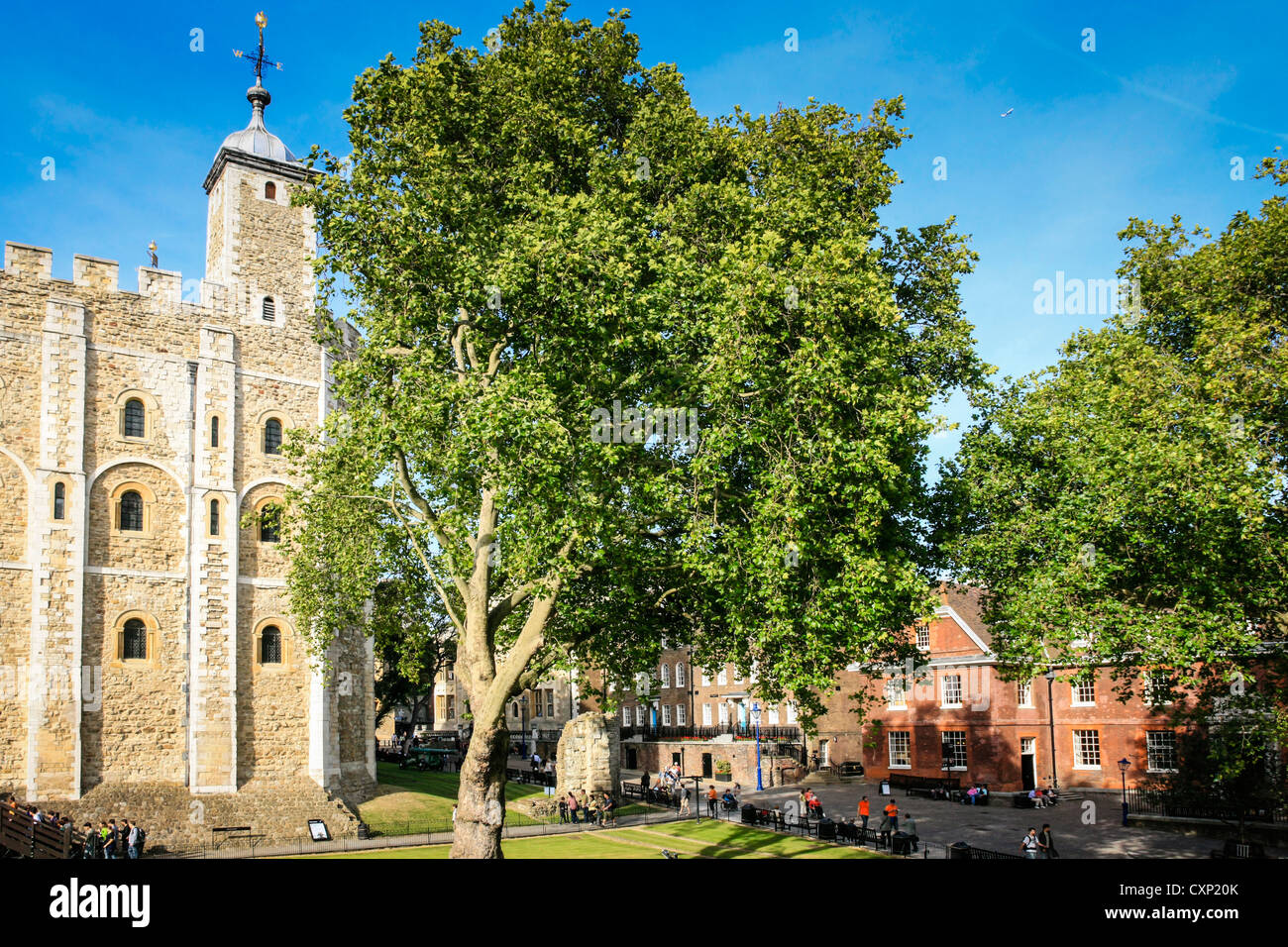 The White Tower in the Tower of London complex Stock Photo - Alamy