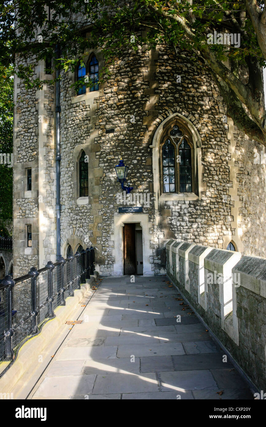 The Outer walls into the Tower of London complex Stock Photo - Alamy
