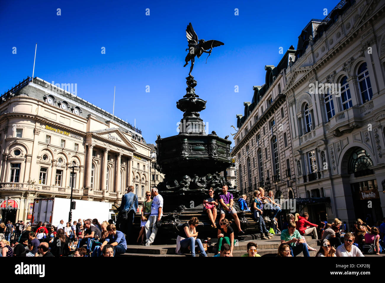 Piccadilly square hi-res stock photography and images - Alamy
