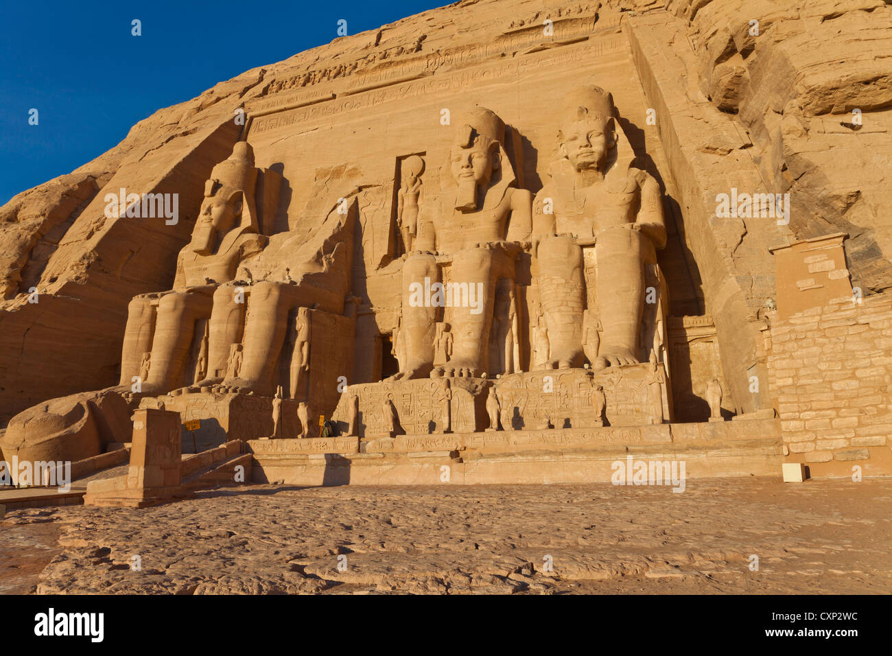 rameses II temple Stock Photo - Alamy