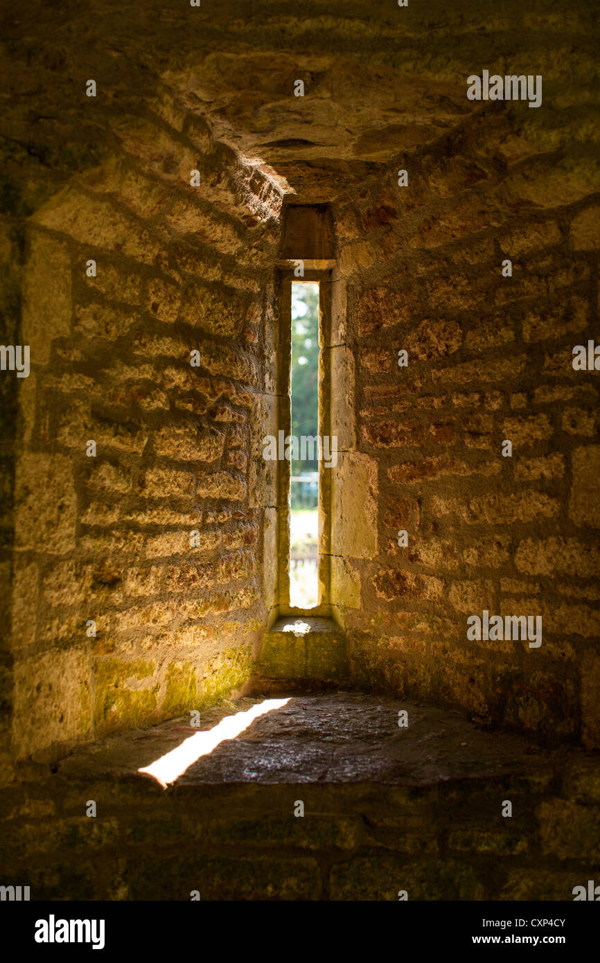 Arrow slit window hi-res stock photography and images - Alamy