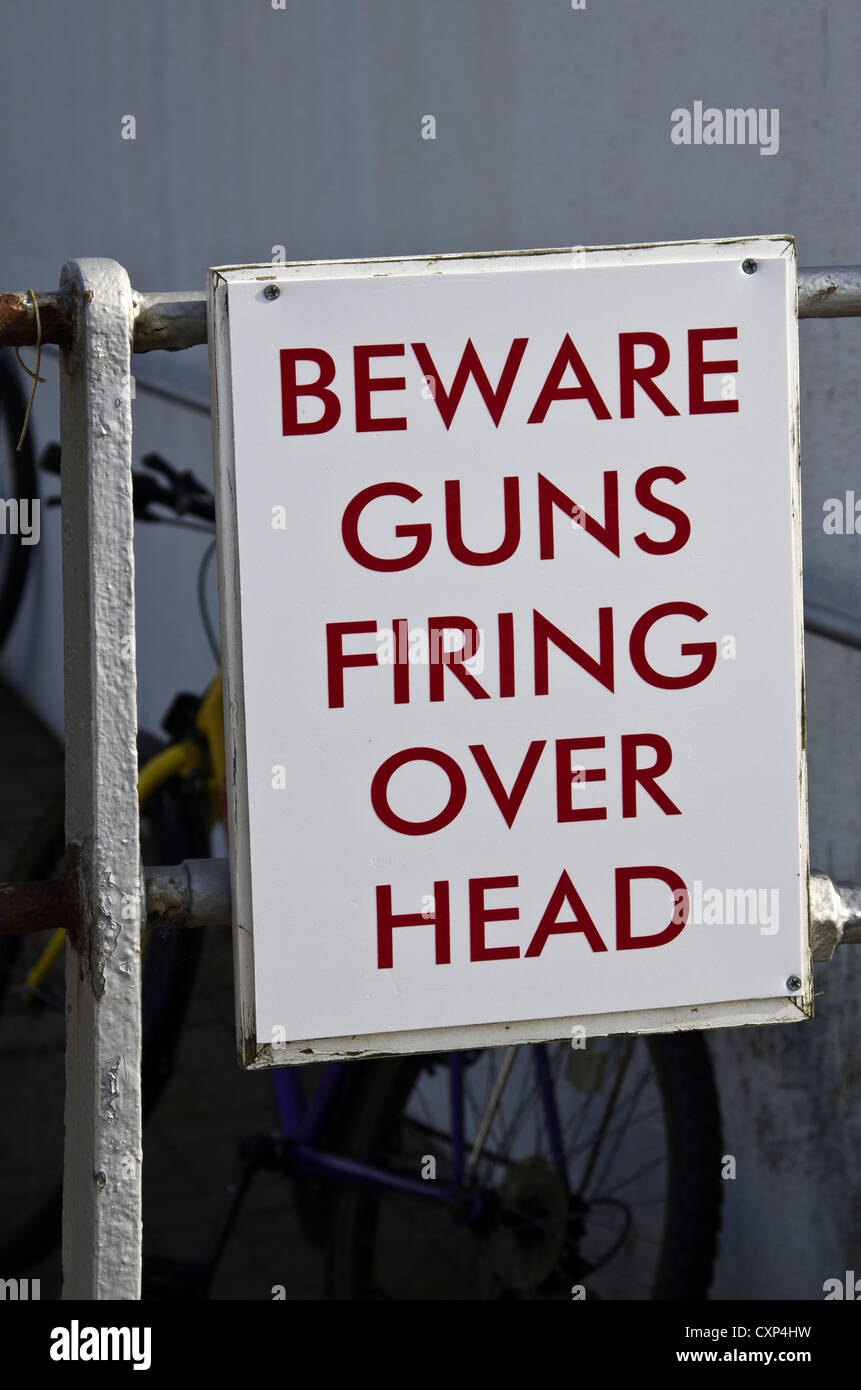 Beware guns firing over head hi-res stock photography and images - Alamy