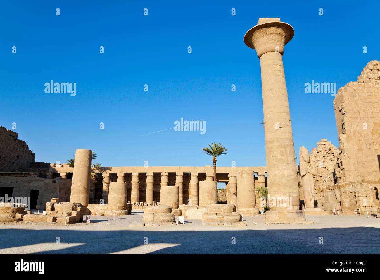 Colonnade egypt historic hi-res stock photography and images - Alamy