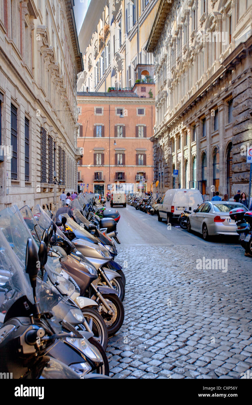 Italy street moped hi-res stock photography and images - Alamy