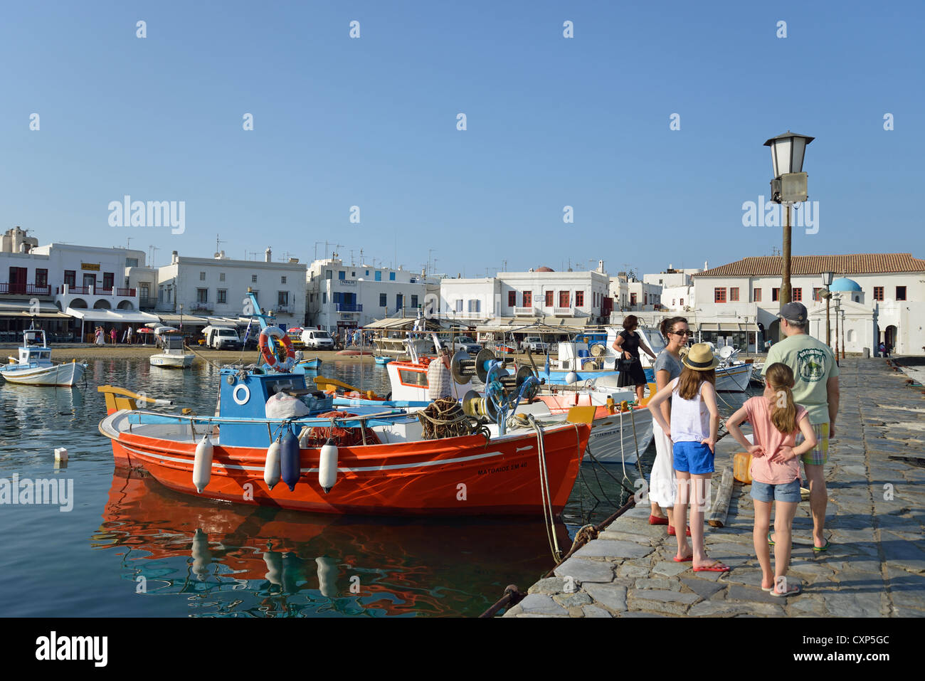 Cyclades boat family hi-res stock photography and images - Alamy