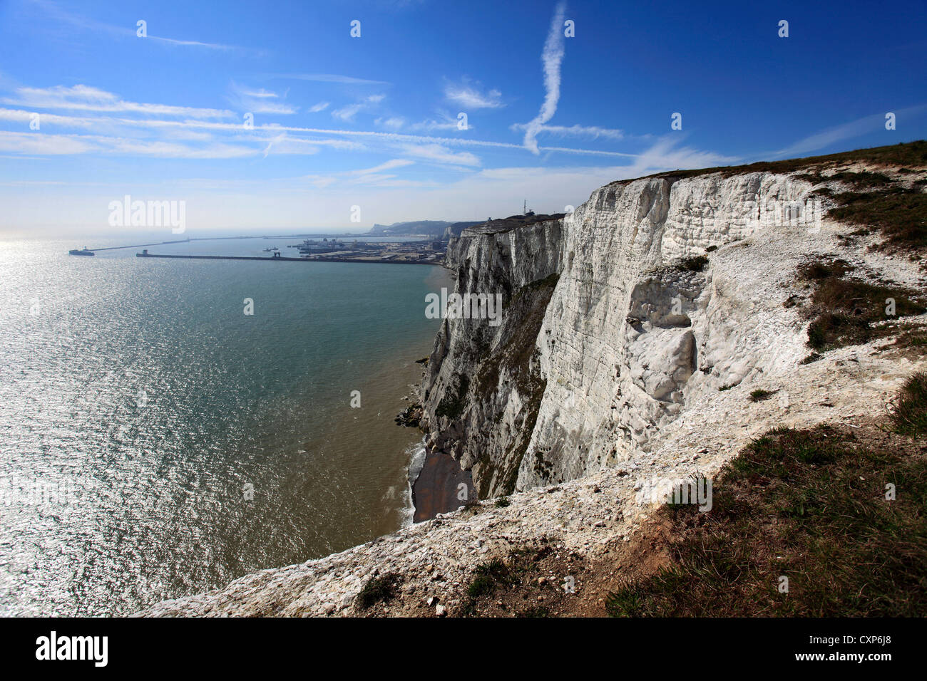 Erosion white cliffs dover chalk hi-res stock photography and images ...