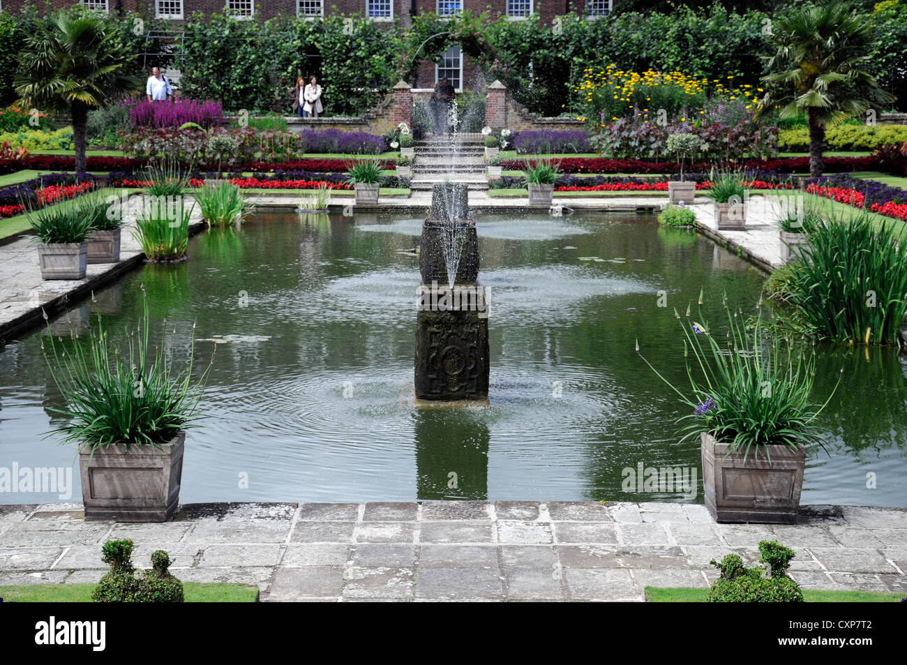 kensington palace sunken garden summer flowering water pond feature ...