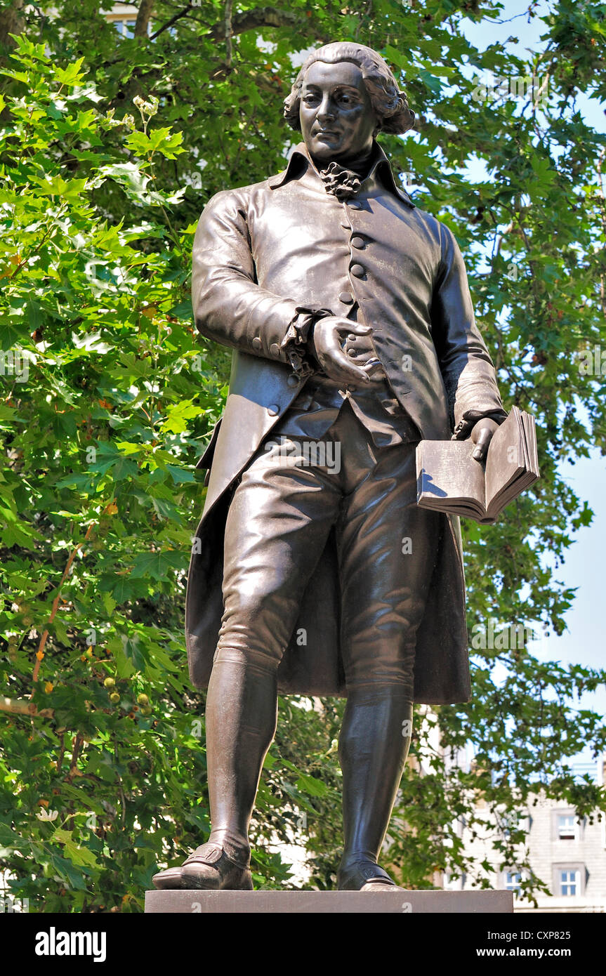 London, England, UK. Statue of Robert Raikes (founder of Sunday Schools ...