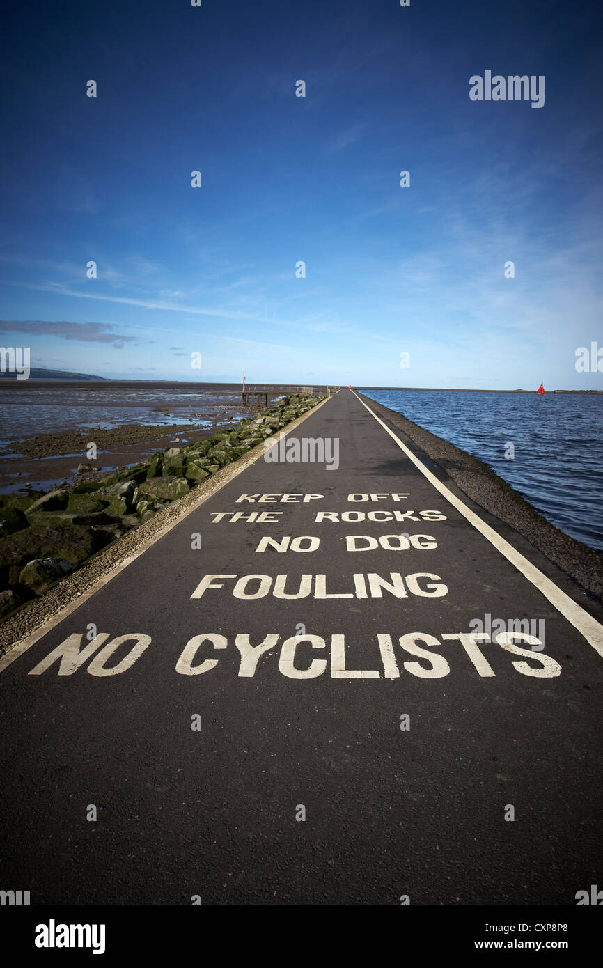 River warning signs hi-res stock photography and images - Alamy