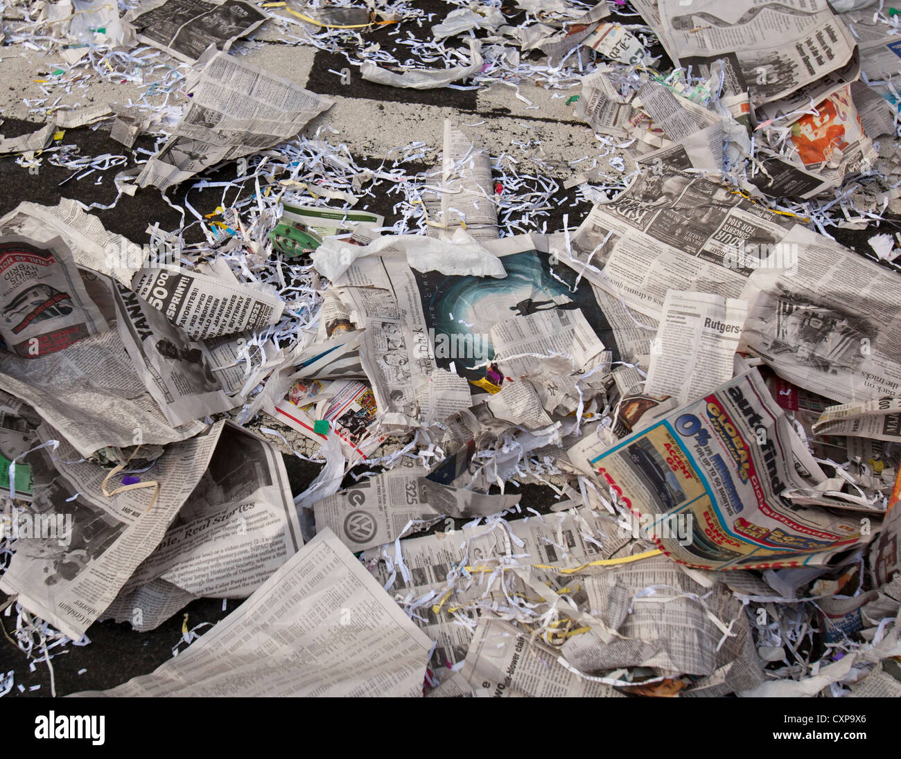 Garbage after parade hi-res stock photography and images - Alamy