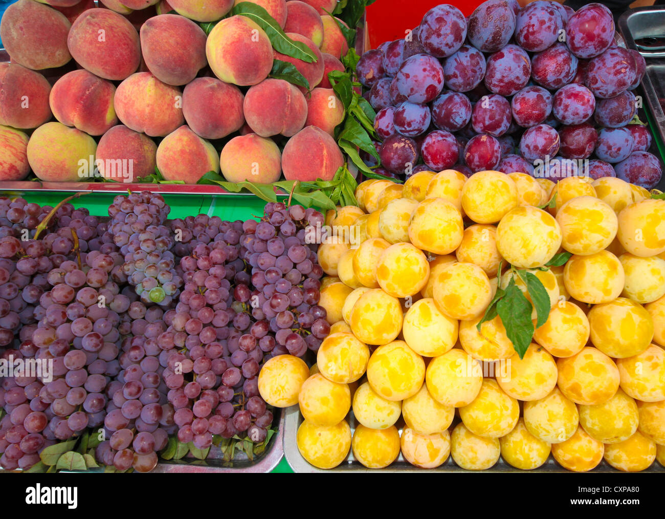 Stall selling various delicious fruits at Shilin, Kunming, Yunnan China ...