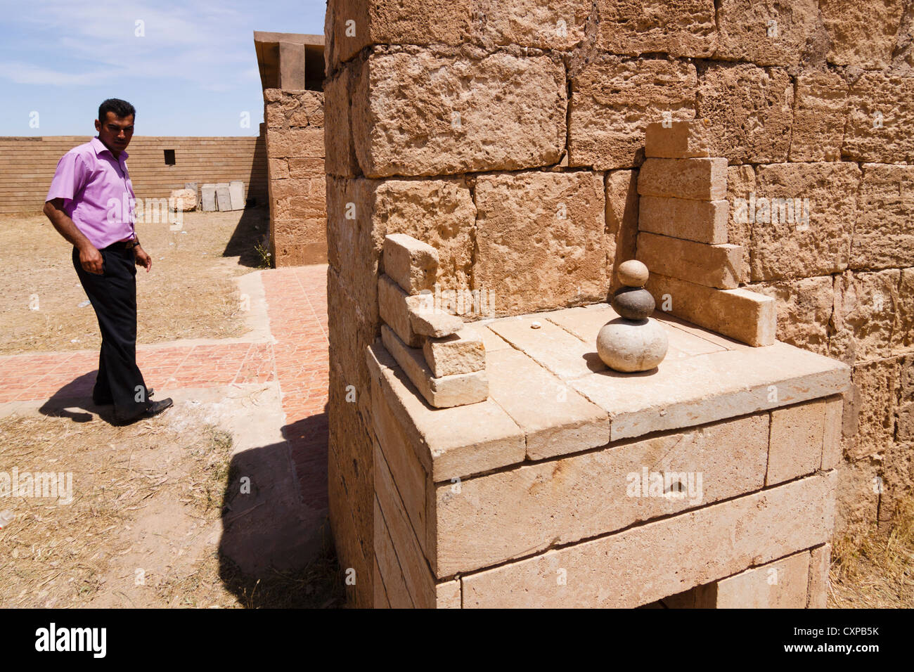 Kurdish Yazidi man visiting a temple at Khank. Northern Iraq Stock ...