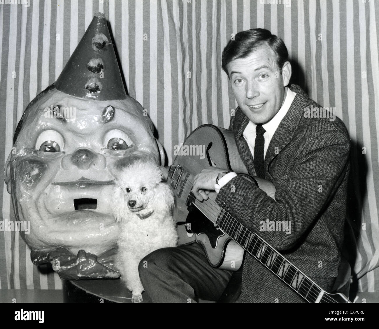 VAL DOONICAN Irish singer about 1964 Stock Photo - Alamy