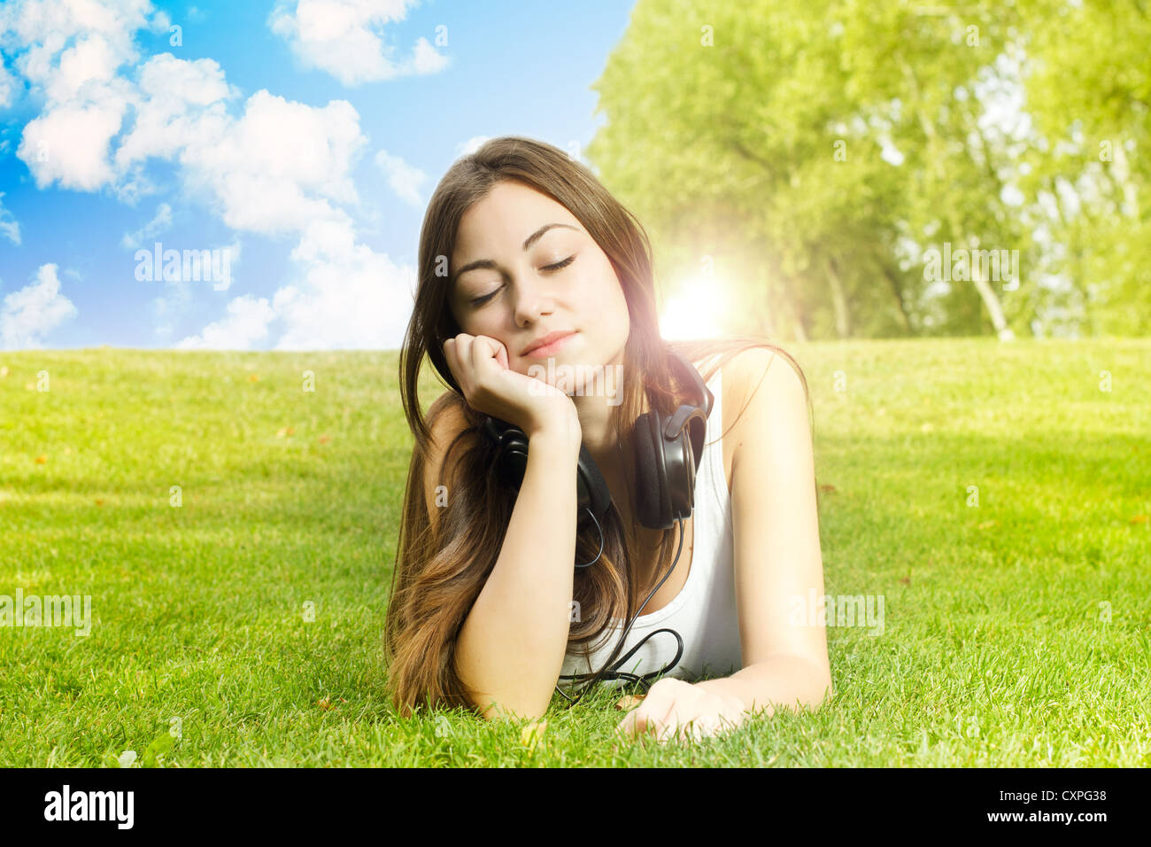 Teen relax outdoor sunny day hi-res stock photography and images - Alamy