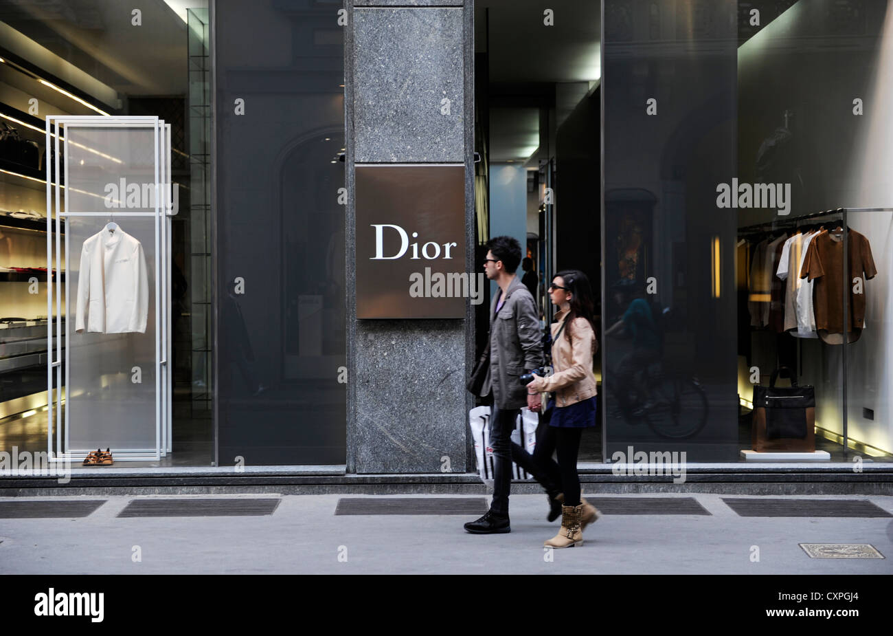 Dior shop. Via Montenapoleone. Milan, Italy Stock Photo - Alamy