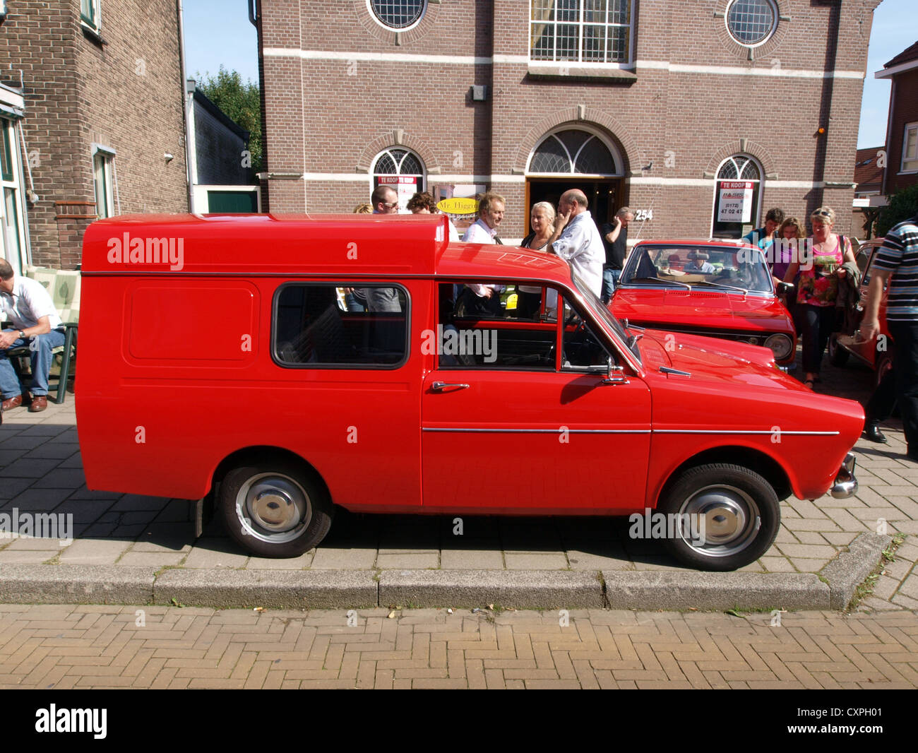 The DAF 33 is a classic compact car produced by Dutch manufacturer DAF ...