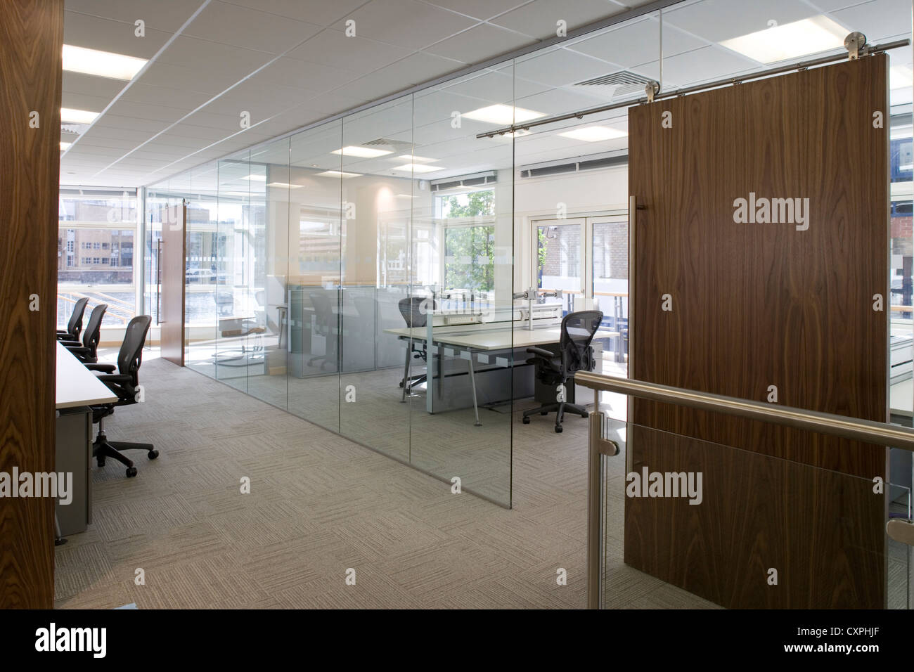 Modern commercial interior hi-res stock photography and images - Alamy
