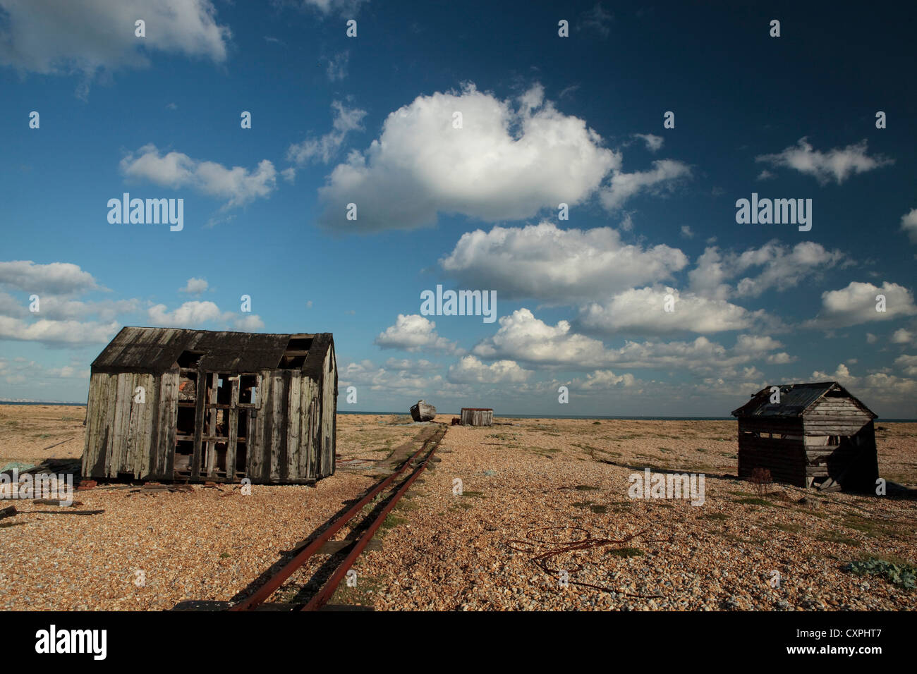 Abandoned shack on beach hi-res stock photography and images - Alamy