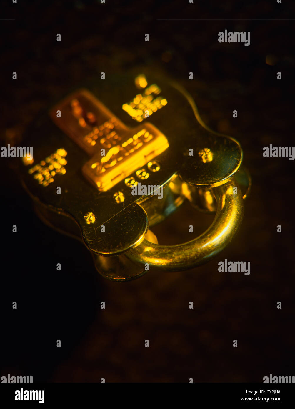 Close-up shot of a golden lock Stock Photo - Alamy