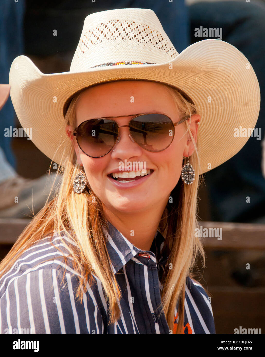 Pretty cowgirls hi-res stock photography and images - Alamy