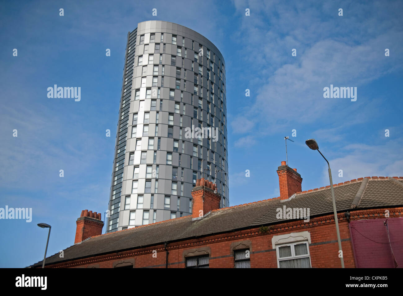 Leicester Summit building student accomodation towering above ...