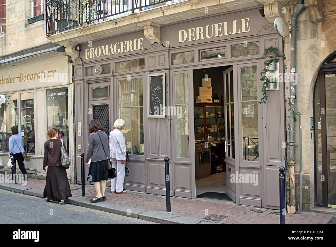 Fromagerie Deruelle, Bordeaux, France Stock Photo - Alamy