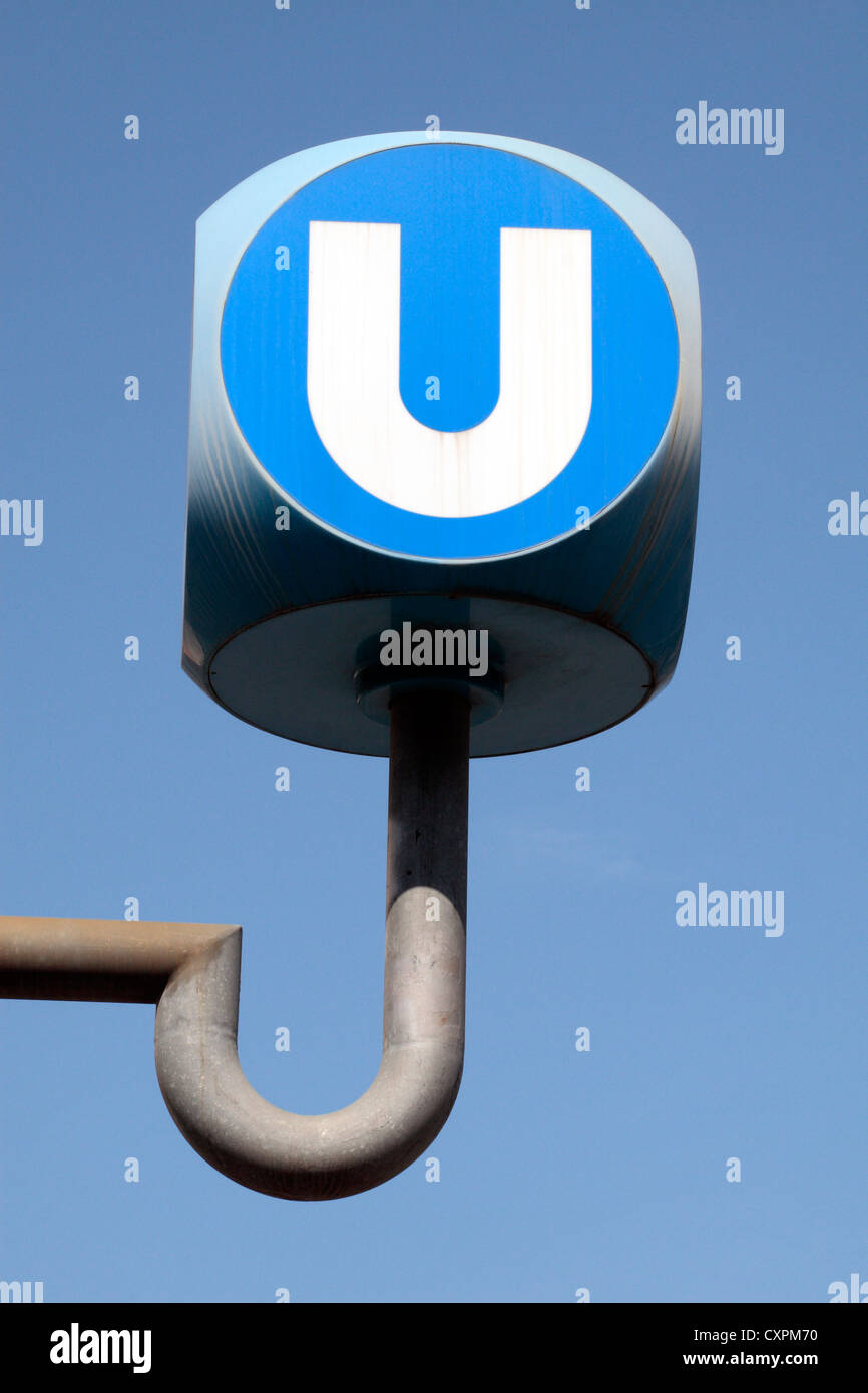 U bahn sign in vienna hi-res stock photography and images - Alamy