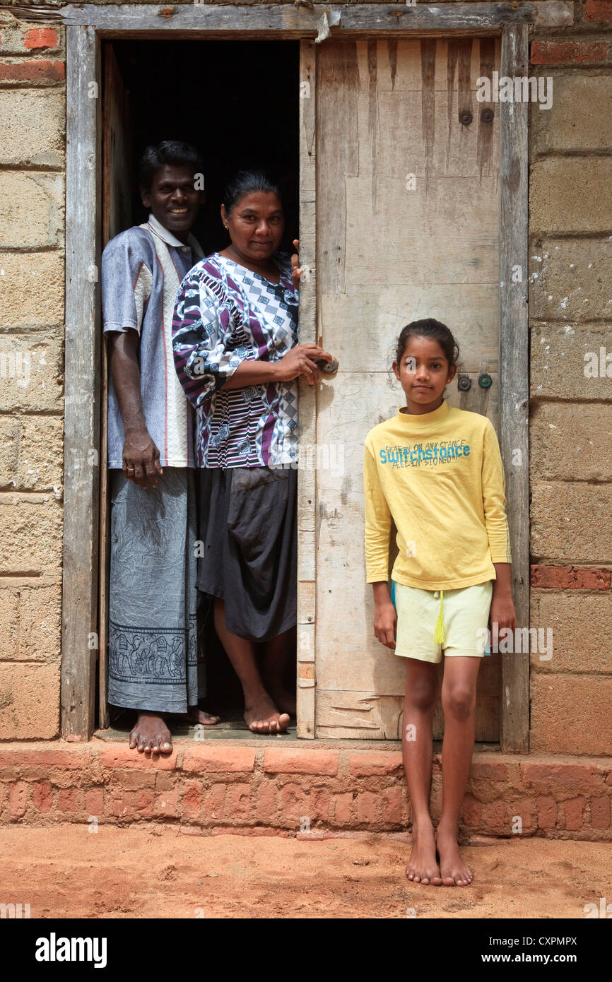 Poor asian mother and child hi-res stock photography and images - Alamy