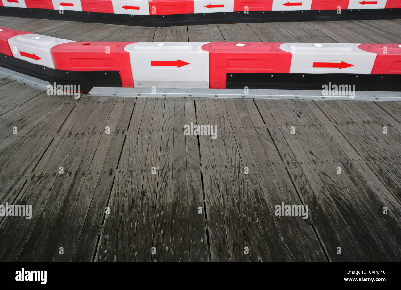 Confusing direction signs hi-res stock photography and images - Alamy