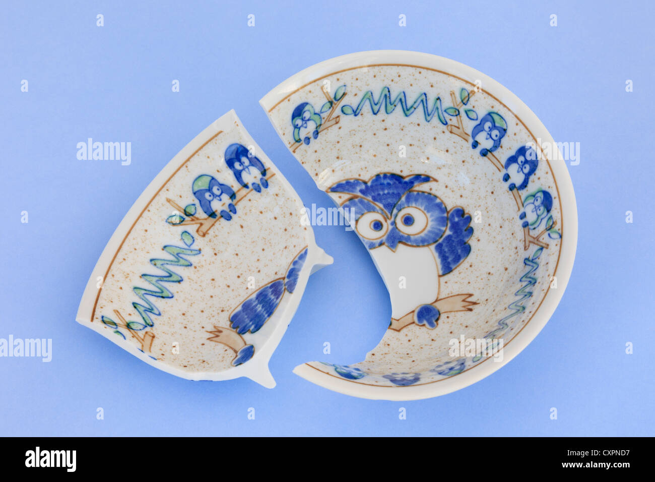 Broken dishes hi-res stock photography and images - Alamy