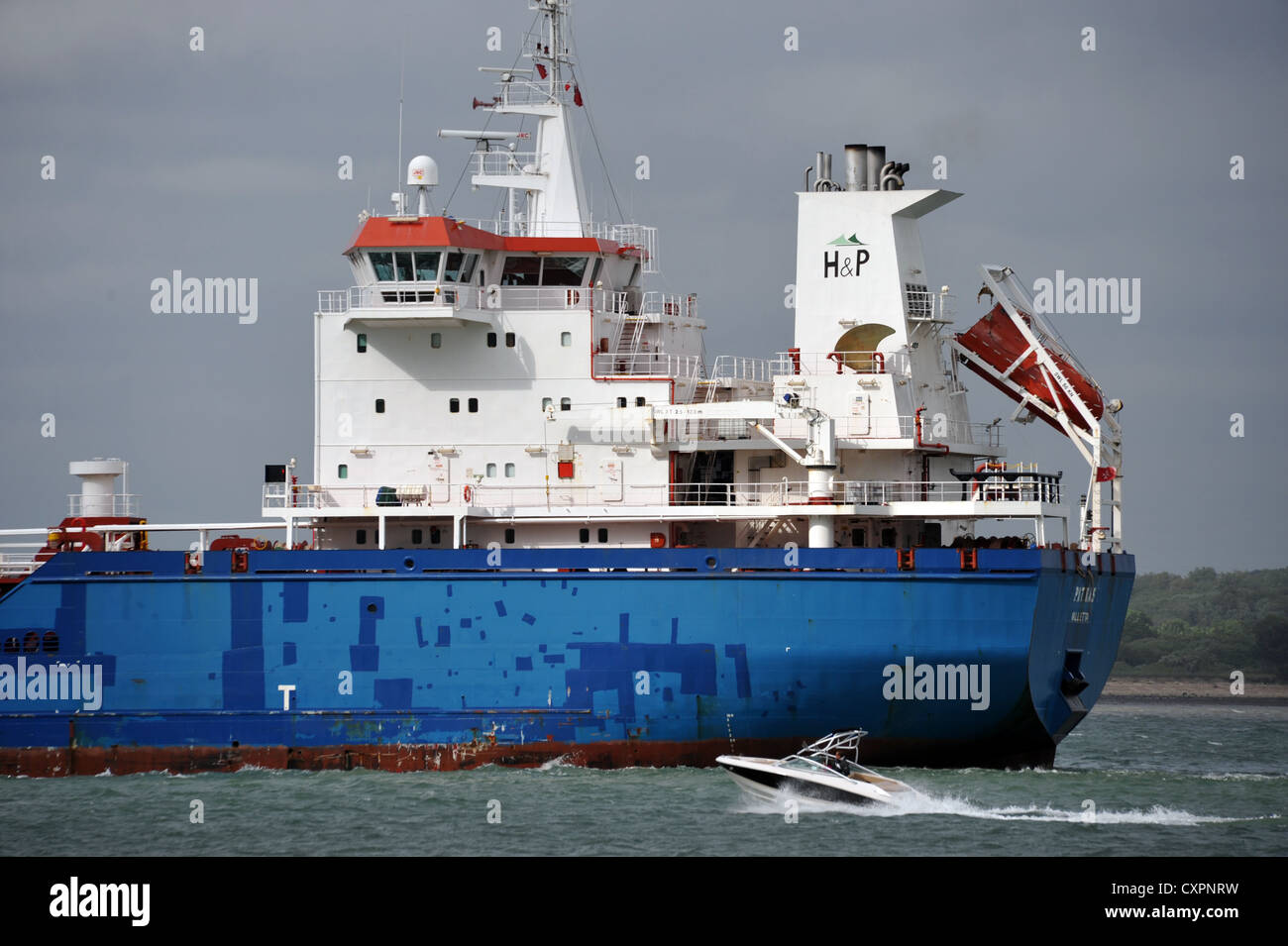 Solent ships hi-res stock photography and images - Alamy