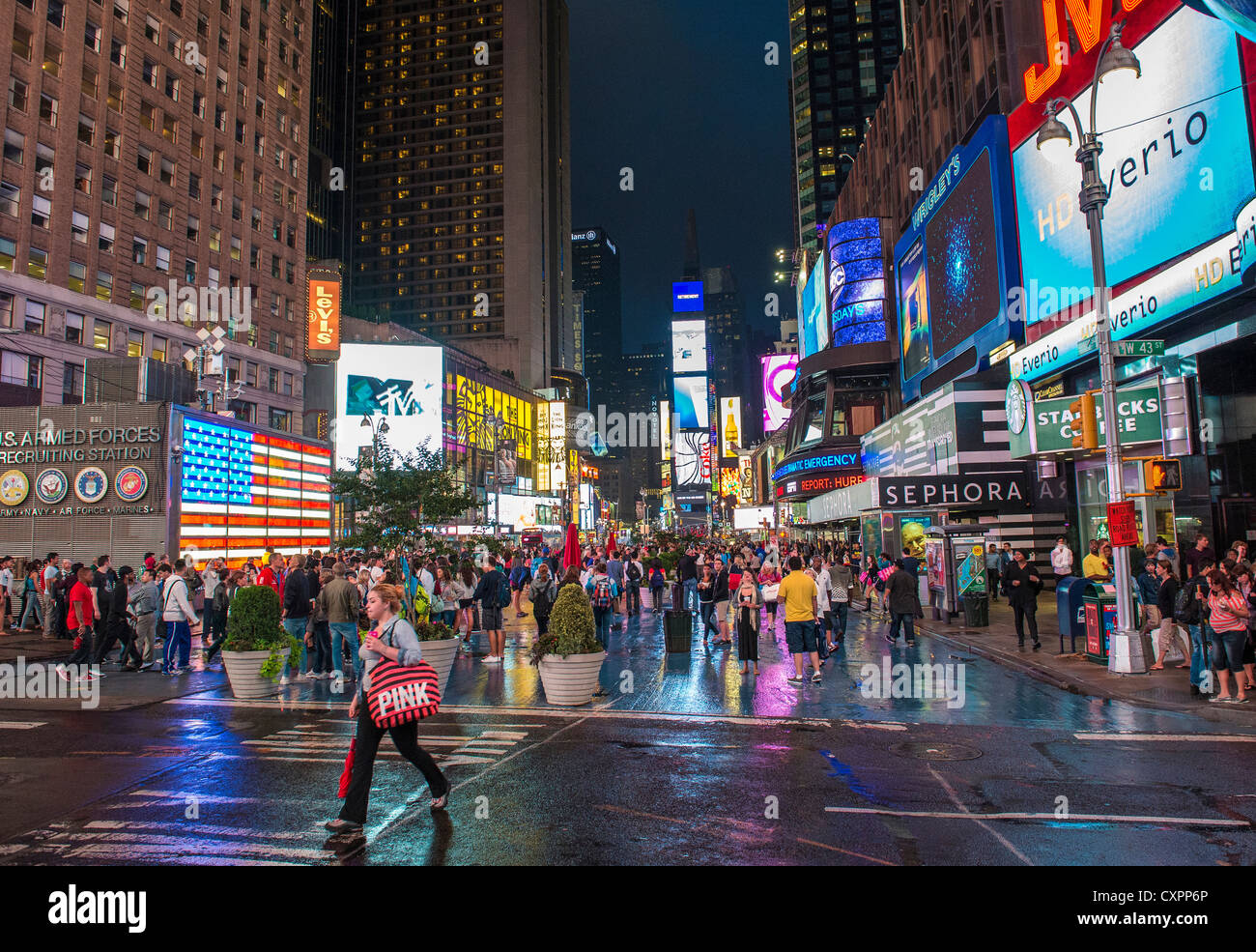 The Times Square at night Stock Photo - Alamy
